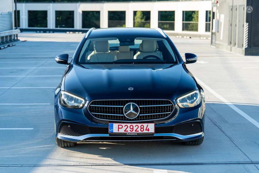 Синий Мерседес E 200 2020 в Вильнюс, объемом двигателя 2.00 л и пробегом 166 тыс. км за 23500 €, фото 6 на AUTOMOTO.COM.LV