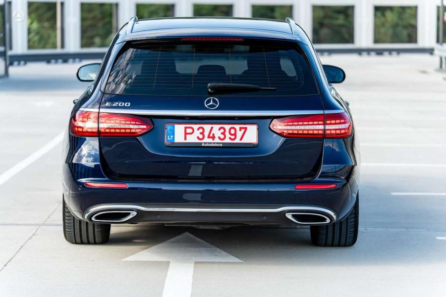 Blue Mercedes-Benz e-200 2020 in Vilnius, with an engine capacity of 2.00 L and mileage of 166 thousand km for 23600 €, photo 10 on AUTOMOTO.COM.LV