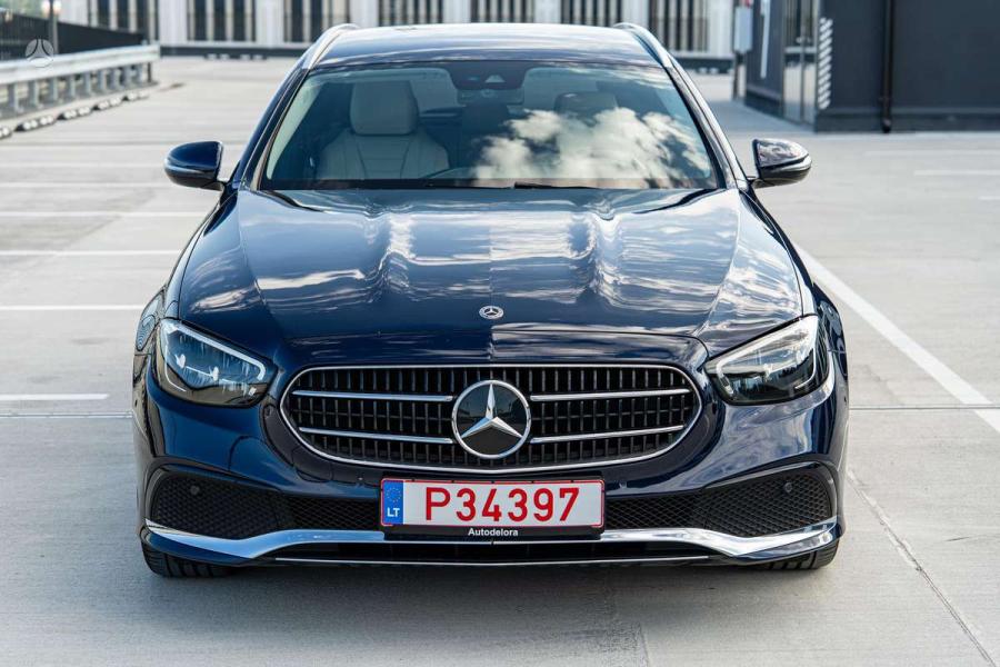 Blue Mercedes-Benz e-200 2020 in Vilnius, with an engine capacity of 2.00 L and mileage of 166 thousand km for 23600 €, photo 11 on AUTOMOTO.COM.LV
