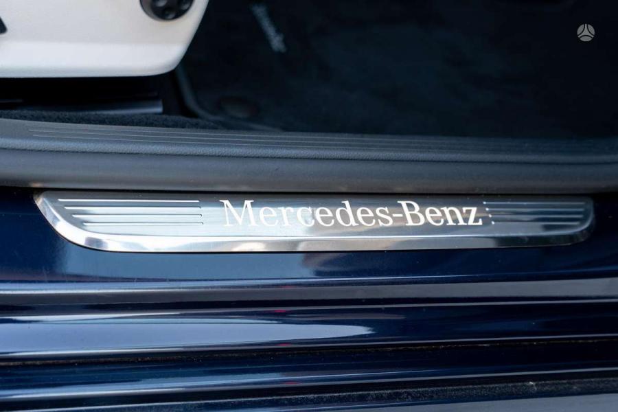 Blue Mercedes-Benz e-200 2020 in Vilnius, with an engine capacity of 2.00 L and mileage of 166 thousand km for 23600 €, photo 31 on AUTOMOTO.COM.LV
