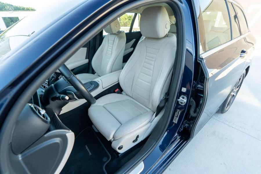 Blue Mercedes-Benz e-200 2020 in Vilnius, with an engine capacity of 2.00 L and mileage of 166 thousand km for 23600 €, photo 33 on AUTOMOTO.COM.LV