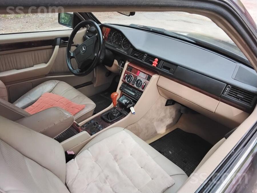 Коричневый Мерседес E 200 1991 в Рига, объемом двигателя 2.00 л и пробегом 378 тыс. км за 5600 €, фото 8 на AUTOMOTO.COM.LV