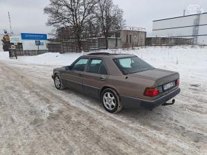 Brūns Mercedes-Benz e-200 1989 Jonava, ar dzinēja tilpumu 2.00 L un nobraukumu 353 tūkst. km par 3999 €, foto 6 vietnē AUTOMOTO.COM.LV