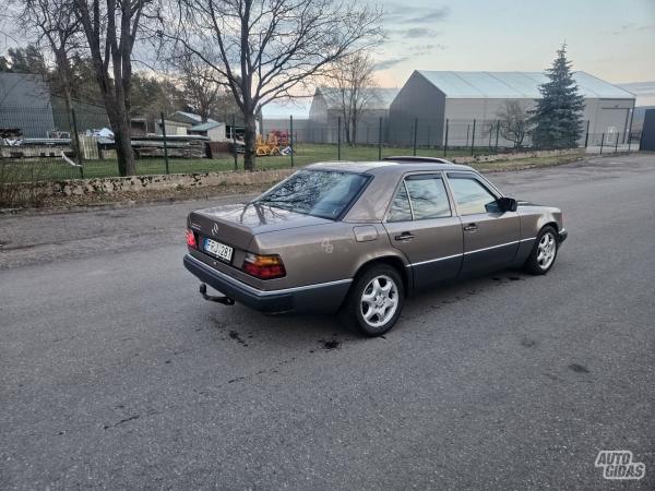 Brūns Mercedes-Benz e-200 1989 Jonava, ar dzinēja tilpumu 2.00 L un nobraukumu 353 tūkst. km par 3600 €, foto 7 vietnē AUTOMOTO.COM.LV