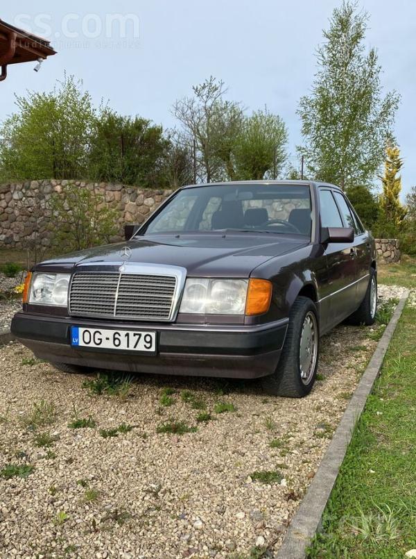 Brown Mercedes-Benz e-200 1990 in Riga, with an engine capacity of 2.00 L and mileage of 288 thousand km for 5929 €, photo 1 on AUTOMOTO.COM.LV