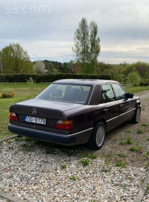 Brūns Mercedes-Benz e-200 1990 Rīga, ar dzinēja tilpumu 2.00 L un nobraukumu 288 tūkst. km par 5929 €, foto 4 vietnē AUTOMOTO.COM.LV