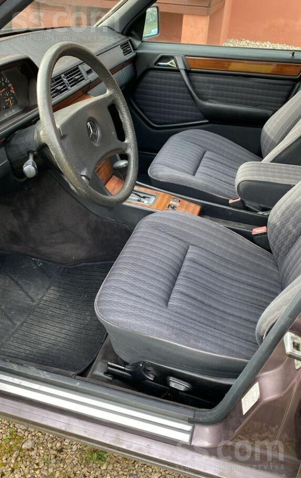 Brown Mercedes-Benz e-200 1990 in Riga, with an engine capacity of 2.00 L and mileage of 288 thousand km for 5929 €, photo 5 on AUTOMOTO.COM.LV
