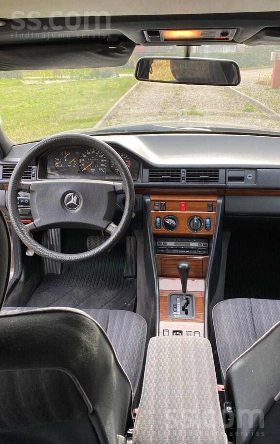 Brūns Mercedes-Benz e-200 1990 Rīga, ar dzinēja tilpumu 2.00 L un nobraukumu 288 tūkst. km par 5929 €, foto 8 vietnē AUTOMOTO.COM.LV