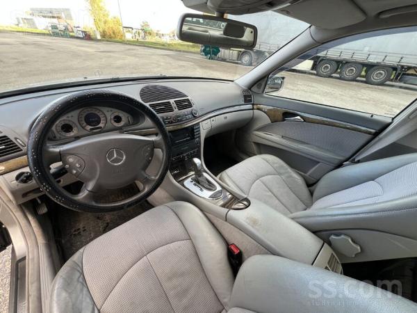 Brown Mercedes-Benz e-200 2003 in Valmiera, with an engine capacity of 2.20 L and mileage of 367 thousand km for 2570 €, photo 11 on AUTOMOTO.COM.LV