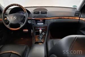 Brown Mercedes-Benz e-200 2003 in Tukums, with an engine capacity of 2.20 L and mileage of 282 thousand km for 3999 €, photo 9 on AUTOMOTO.COM.LV