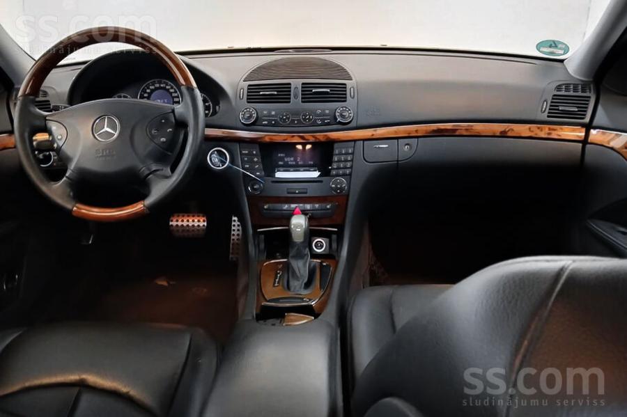 Brown Mercedes-Benz e-200 2003 in Tukums, with an engine capacity of 2.20 L and mileage of 282 thousand km for 3999 €, photo 9 on AUTOMOTO.COM.LV