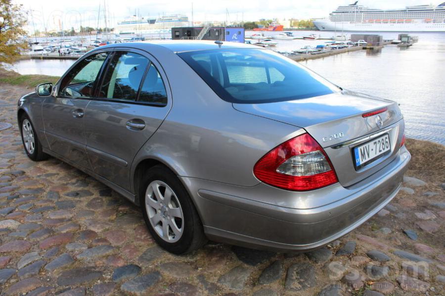 Коричневый Мерседес E 200 2007 в Рига, объемом двигателя 2.20 л и пробегом 124 тыс. км за 8200 €, фото 1 на AUTOMOTO.COM.LV