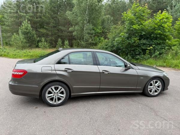 Brown Mercedes-Benz e-200 2011 in Riga, with an engine capacity of 2.10 L and mileage of 180 thousand km for 7300 €, photo 2 on AUTOMOTO.COM.LV