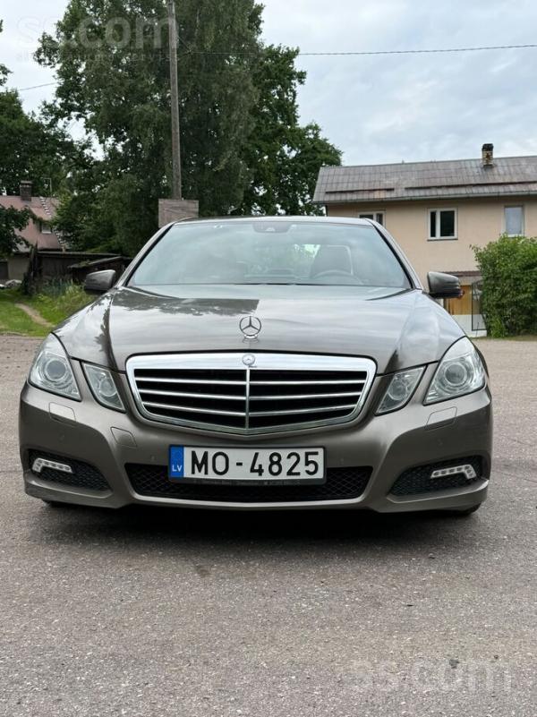 Brown Mercedes-Benz e-200 2011 in Riga, with an engine capacity of 2.10 L and mileage of 180 thousand km for 7300 €, photo 4 on AUTOMOTO.COM.LV