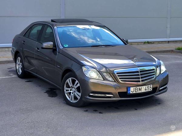 Коричневый Мерседес E 200 2011 в Вильнюс, объемом двигателя 2.20 л и пробегом 400 тыс. км за 4650 €, фото 1 на AUTOMOTO.COM.LV
