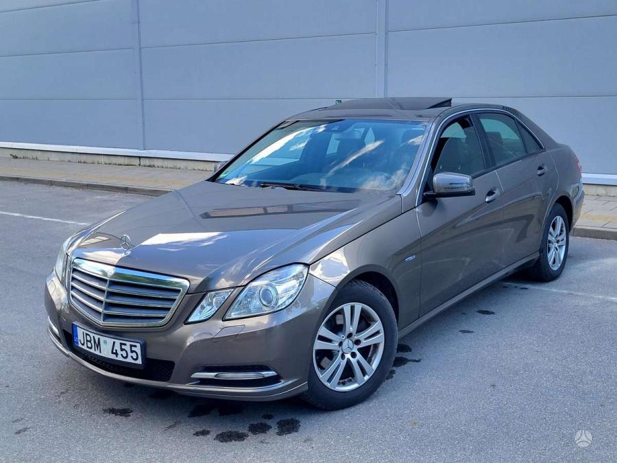 Коричневый Мерседес E 200 2011 в Вильнюс, объемом двигателя 2.20 л и пробегом 400 тыс. км за 4650 €, фото 18 на AUTOMOTO.COM.LV