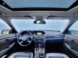 Коричневый Мерседес E 200 2011 в Вильнюс, объемом двигателя 2.20 л и пробегом 400 тыс. км за 4650 €, фото 24 на AUTOMOTO.COM.LV