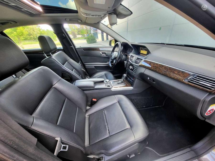 Коричневый Мерседес E 200 2011 в Вильнюс, объемом двигателя 2.20 л и пробегом 400 тыс. км за 4650 €, фото 27 на AUTOMOTO.COM.LV