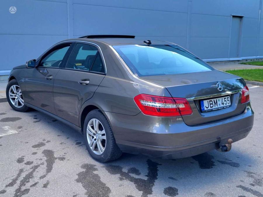 Brūns Mercedes-Benz e-200 2011 Viļņa, ar dzinēja tilpumu 2.20 L un nobraukumu 400 tūkst. km par 4650 €, foto 3 vietnē AUTOMOTO.COM.LV