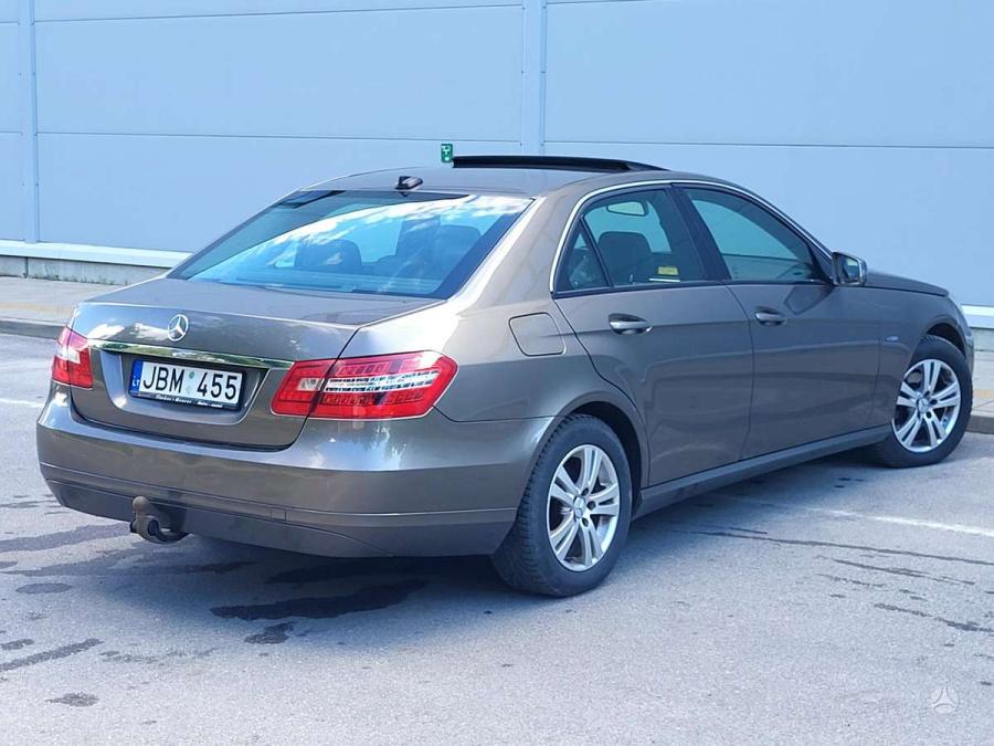 Brūns Mercedes-Benz e-200 2011 Viļņa, ar dzinēja tilpumu 2.20 L un nobraukumu 400 tūkst. km par 4650 €, foto 9 vietnē AUTOMOTO.COM.LV