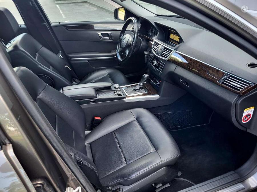 Brūns Mercedes-Benz e-200 2011 Viļņa, ar dzinēja tilpumu 2.20 L un nobraukumu 400 tūkst. km par 4650 €, foto 25 vietnē AUTOMOTO.COM.LV