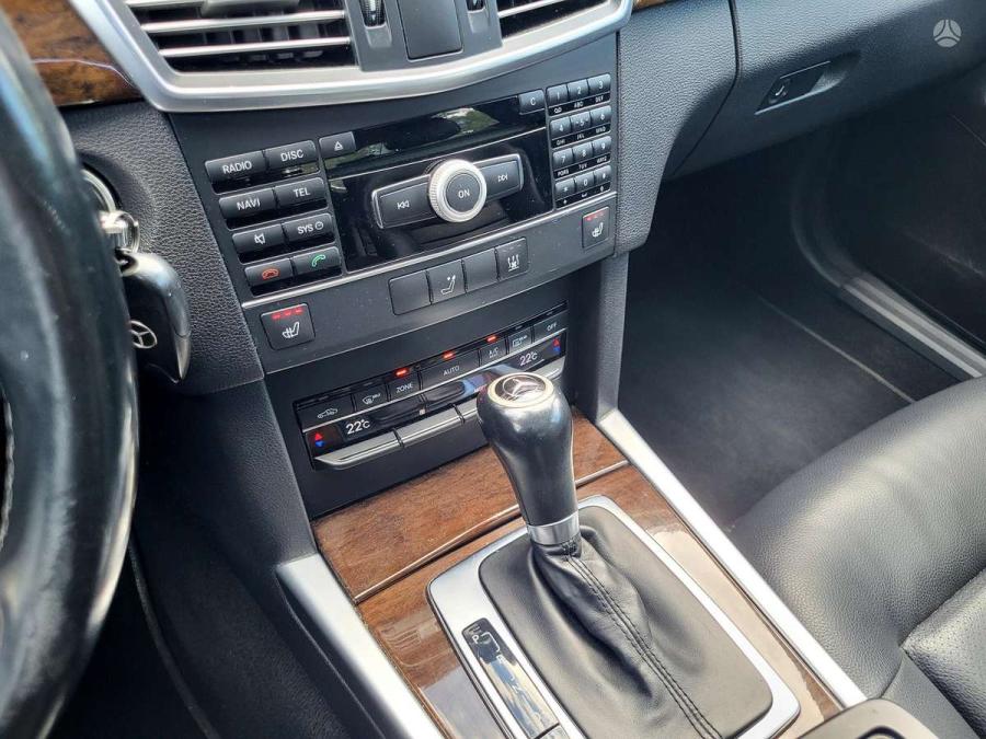 Brūns Mercedes-Benz e-200 2011 Viļņa, ar dzinēja tilpumu 2.20 L un nobraukumu 400 tūkst. km par 4650 €, foto 30 vietnē AUTOMOTO.COM.LV