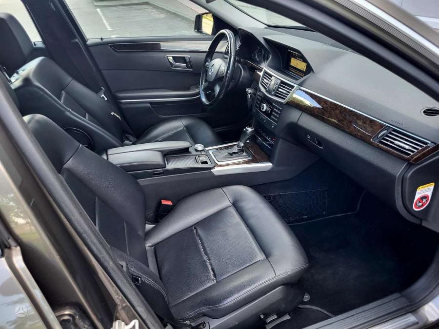 Brown Mercedes-Benz e-200 2011 in Vilnius, with an engine capacity of 2.20 L and mileage of 400 thousand km for 4250 €, photo 25 on AUTOMOTO.COM.LV