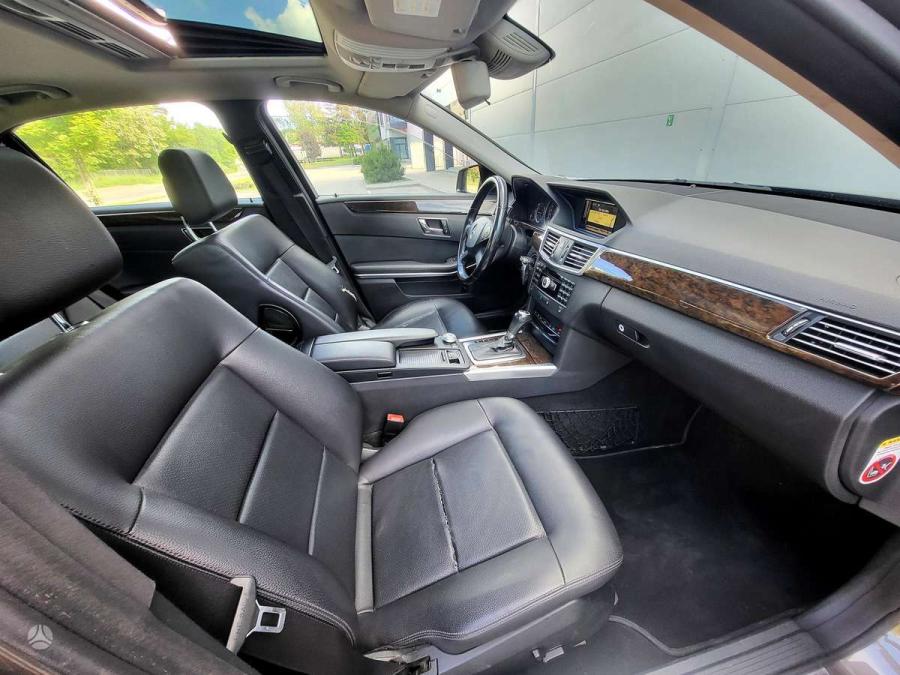 Brown Mercedes-Benz e-200 2011 in Vilnius, with an engine capacity of 2.20 L and mileage of 400 thousand km for 4250 €, photo 27 on AUTOMOTO.COM.LV