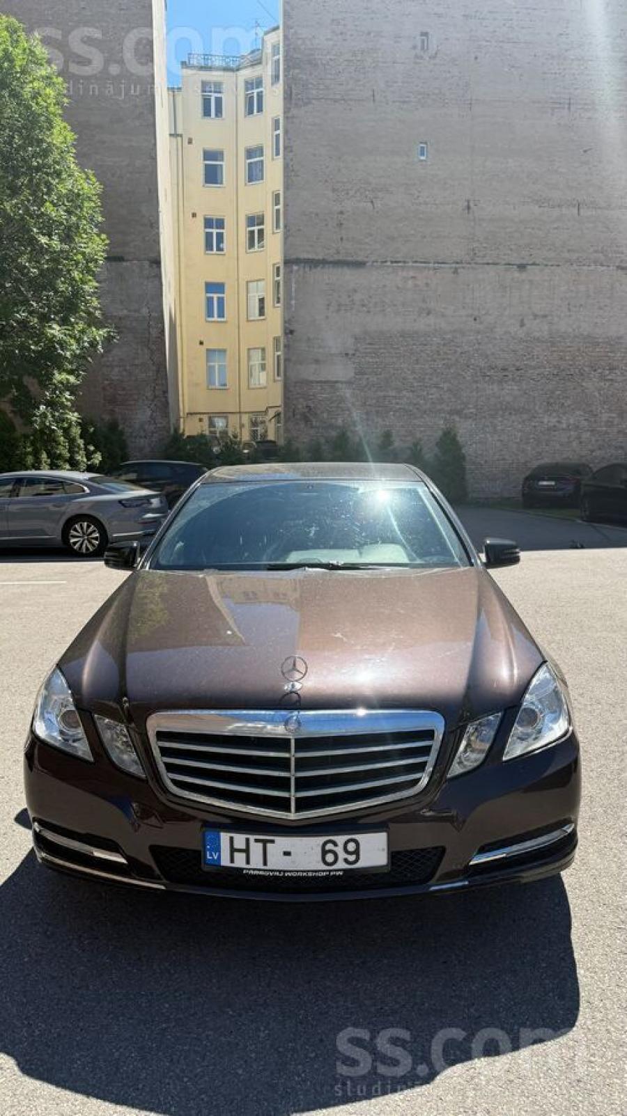 Brown Mercedes-Benz e-200 2012 in Riga, with an engine capacity of 2.20 L and mileage of 229 thousand km for 4199 €, photo 1 on AUTOMOTO.COM.LV