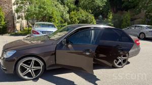 Brown Mercedes-Benz e-200 2012 in Riga, with an engine capacity of 2.20 L and mileage of 229 thousand km for 4199 €, photo 3 on AUTOMOTO.COM.LV