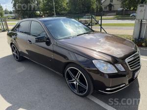Brown Mercedes-Benz e-200 2012 in Riga, with an engine capacity of 2.20 L and mileage of 229 thousand km for 4800 €, photo 3 on AUTOMOTO.COM.LV