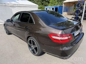 Brown Mercedes-Benz e-200 2012 in Riga, with an engine capacity of 2.20 L and mileage of 229 thousand km for 4800 €, photo 5 on AUTOMOTO.COM.LV
