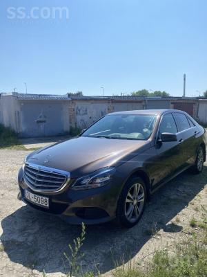 Brūns Mercedes-Benz e-200 2013 Liepāja, ar dzinēja tilpumu 2.20 L un nobraukumu 369 tūkst. km par 7200 €, foto  vietnē AUTOMOTO.COM.LV