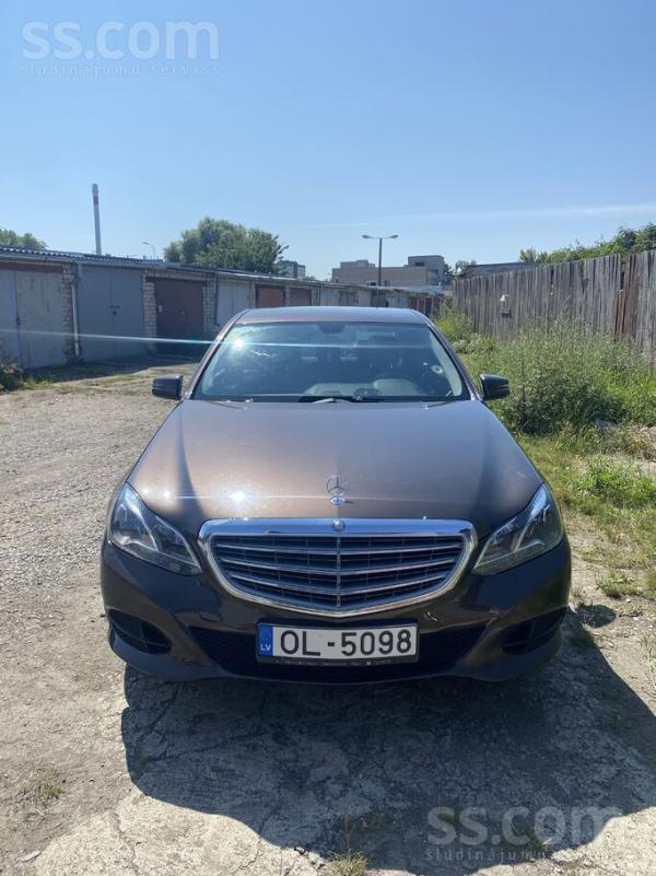 Brown Mercedes-Benz e-200 2013 in Liepaja, with an engine capacity of 2.20 L and mileage of 369 thousand km for 7200 €, photo 2 on AUTOMOTO.COM.LV