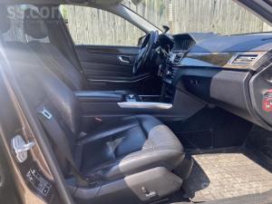 Brūns Mercedes-Benz e-200 2013 Liepāja, ar dzinēja tilpumu 2.20 L un nobraukumu 369 tūkst. km par 7200 €, foto 11 vietnē AUTOMOTO.COM.LV