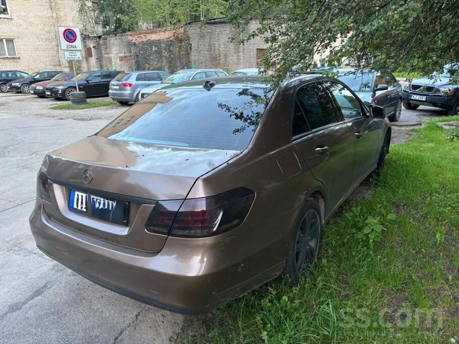 Коричневый Мерседес E 200 2014 в Рига, объемом двигателя 2.00 л и пробегом 350 тыс. км за 6300 €, фото 6 на AUTOMOTO.COM.LV