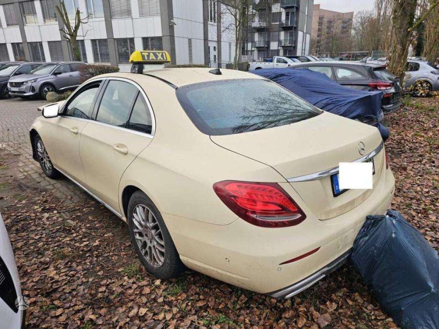 Brūns Mercedes-Benz e-200 2017 Kauņa, ar dzinēja tilpumu 1.95 L un nobraukumu 1 tūkst. km par 5600 €, foto 8 vietnē AUTOMOTO.COM.LV