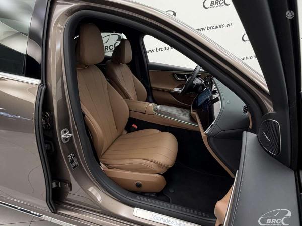 Brown Mercedes-Benz e-200 2025 in Vilnius, with an engine capacity of 1.99 L and mileage of 42 thousand km for 57000 €, photo 8 on AUTOMOTO.COM.LV