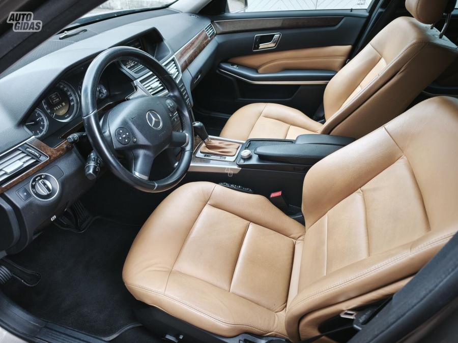 Brūns Mercedes-Benz e-200 2011 Jurbarkas, ar dzinēja tilpumu 2.10 L un nobraukumu 271 tūkst. km par 4850 €, foto 14 vietnē AUTOMOTO.COM.LV