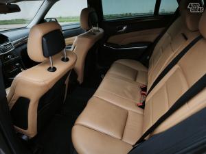 Brūns Mercedes-Benz e-200 2011 Jurbarkas, ar dzinēja tilpumu 2.10 L un nobraukumu 271 tūkst. km par 4850 €, foto 15 vietnē AUTOMOTO.COM.LV