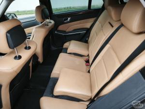 Brūns Mercedes-Benz e-200 2011 Jurbarkas, ar dzinēja tilpumu 2.10 L un nobraukumu 271 tūkst. km par 4850 €, foto 16 vietnē AUTOMOTO.COM.LV