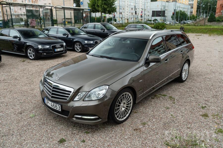 Brūns Mercedes-Benz e-200 2011 Liepāja, ar dzinēja tilpumu 2.20 L un nobraukumu 258 tūkst. km par 7700 €, foto 1 vietnē AUTOMOTO.COM.LV