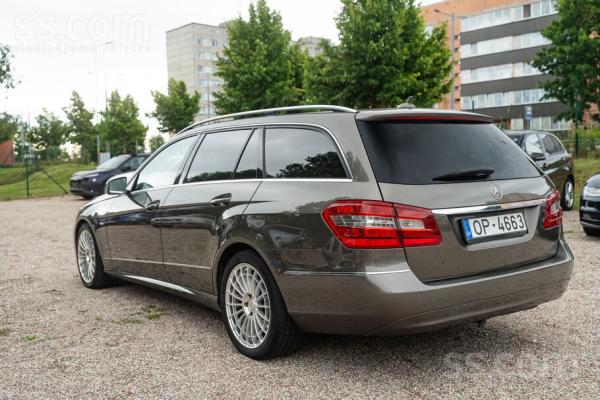 Brown Mercedes-Benz e-200 2011 in Liepaja, with an engine capacity of 2.20 L and mileage of 258 thousand km for 7700 €, photo 7 on AUTOMOTO.COM.LV