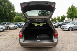 Brūns Mercedes-Benz e-200 2011 Liepāja, ar dzinēja tilpumu 2.20 L un nobraukumu 258 tūkst. km par 7700 €, foto 14 vietnē AUTOMOTO.COM.LV