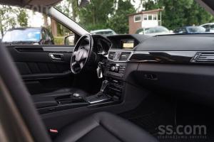 Brūns Mercedes-Benz e-200 2011 Liepāja, ar dzinēja tilpumu 2.20 L un nobraukumu 258 tūkst. km par 7700 €, foto 29 vietnē AUTOMOTO.COM.LV