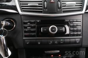 Brūns Mercedes-Benz e-200 2011 Liepāja, ar dzinēja tilpumu 2.20 L un nobraukumu 258 tūkst. km par 7700 €, foto 30 vietnē AUTOMOTO.COM.LV