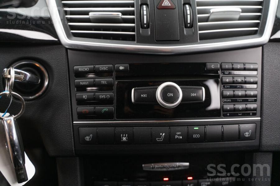 Brūns Mercedes-Benz e-200 2011 Liepāja, ar dzinēja tilpumu 2.20 L un nobraukumu 258 tūkst. km par 7700 €, foto 30 vietnē AUTOMOTO.COM.LV