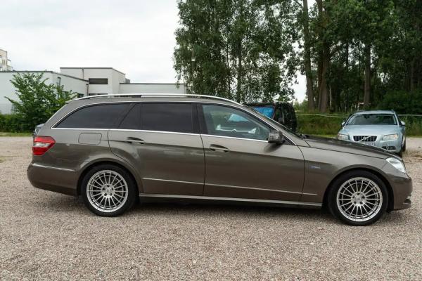 Brūns Mercedes-Benz e-200 2011 Liepāja, ar dzinēja tilpumu 2.20 L un nobraukumu 258 tūkst. km par 7700 €, foto 4 vietnē AUTOMOTO.COM.LV