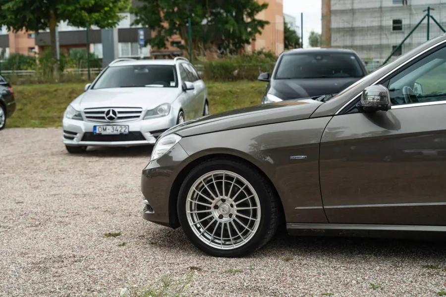 Коричневый Мерседес E 200 2011 в Лиепая, объемом двигателя 2.20 л и пробегом 258 тыс. км за 7700 €, фото 13 на AUTOMOTO.COM.LV