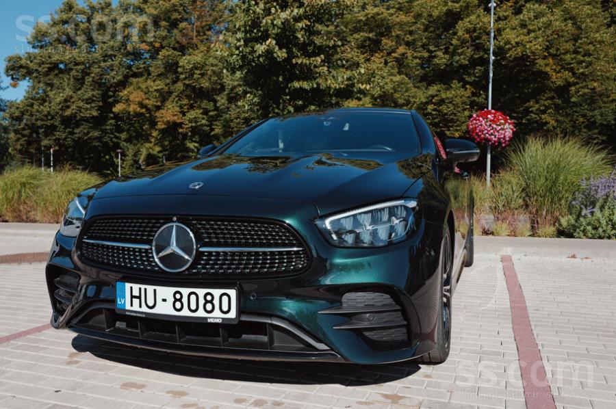 Зеленый Мерседес E 200 2023 в Юрмала, объемом двигателя 2.00 л и пробегом 82 тыс. км за 39000 €, фото 3 на AUTOMOTO.COM.LV